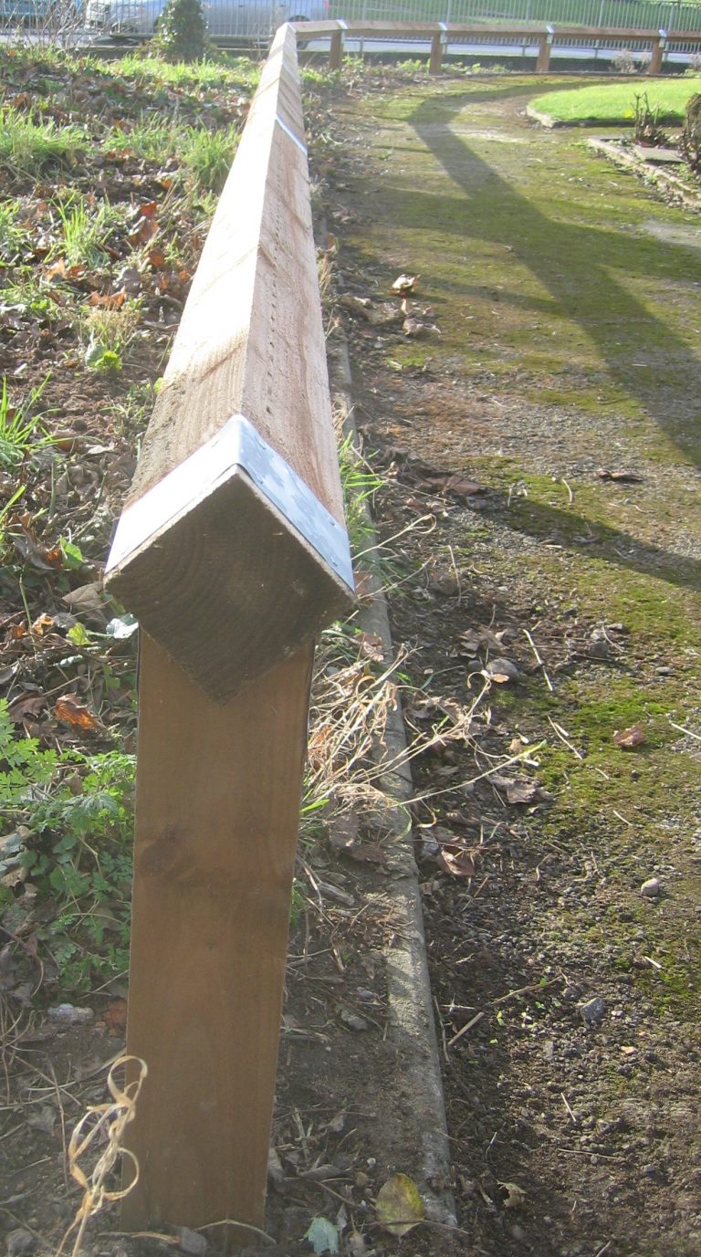 Bird Mouth Post | Buy Now | Hodges & Lawrence Ltd